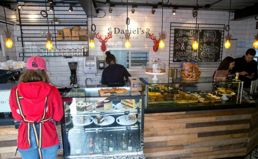Daniel´s Bakery & Cafe - 800.cl